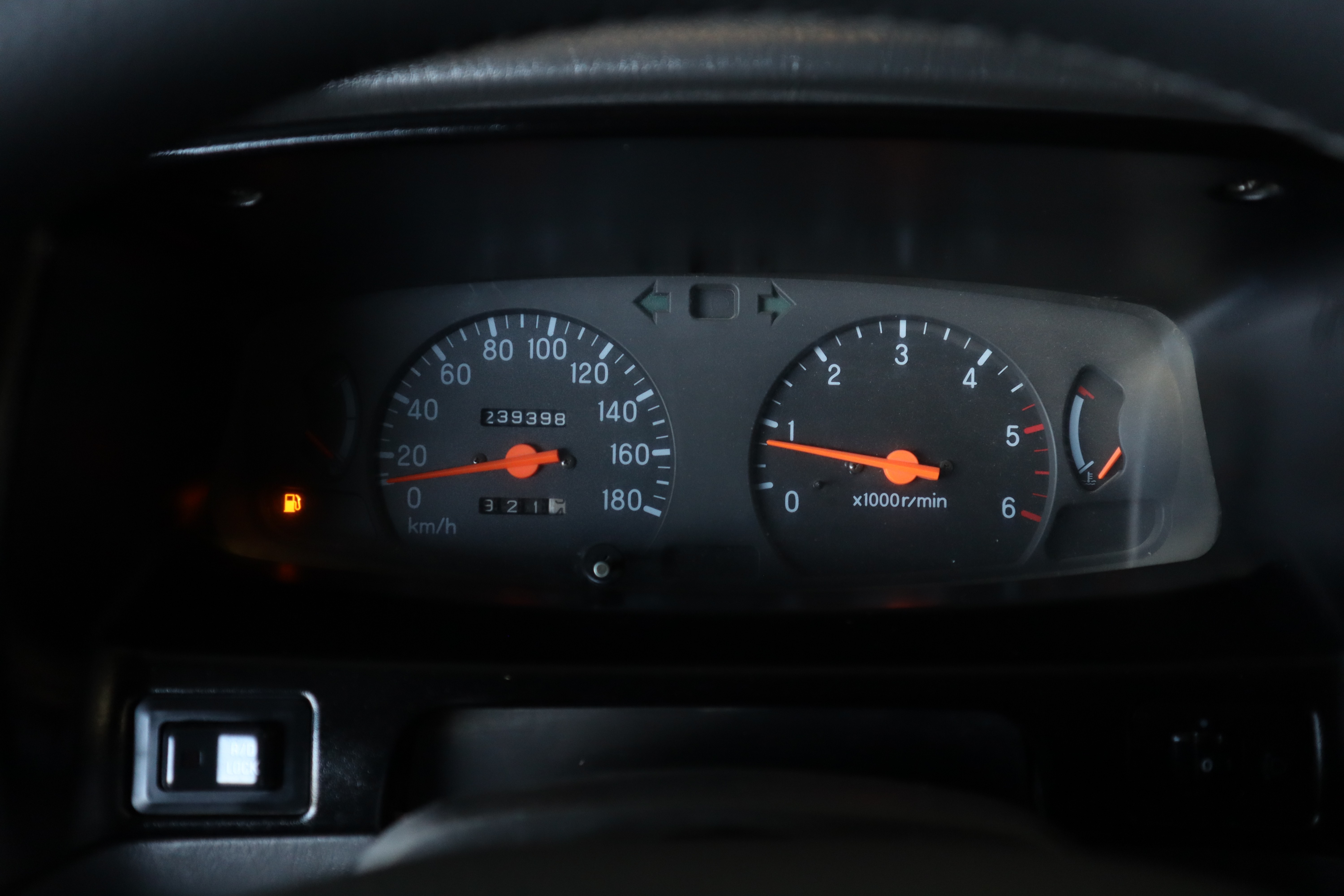 Mitsubishi L200 2.5 TD CD Strakar AC - Mlauto